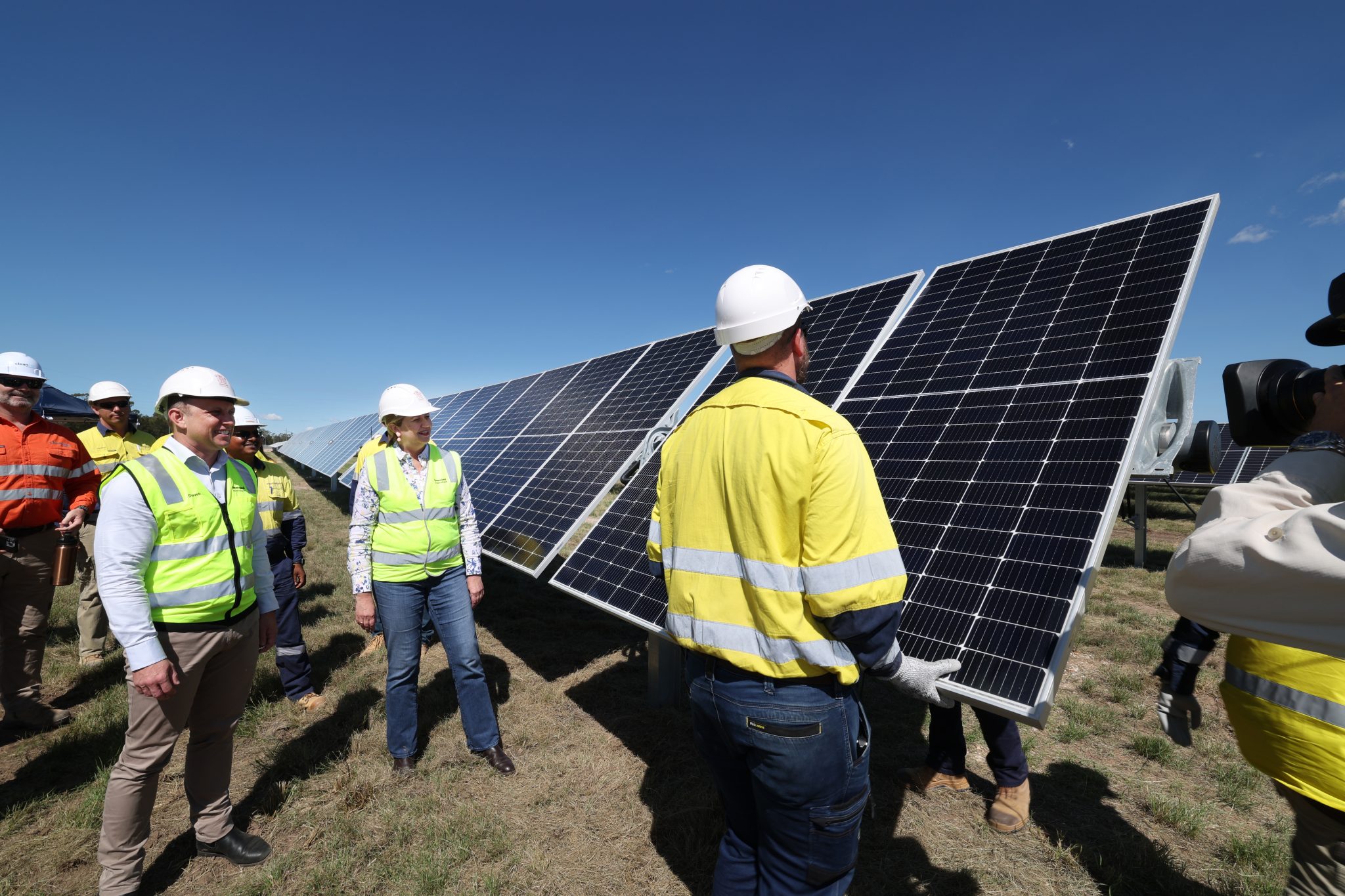 Final solar panel installed – Western Downs Green Power Hub